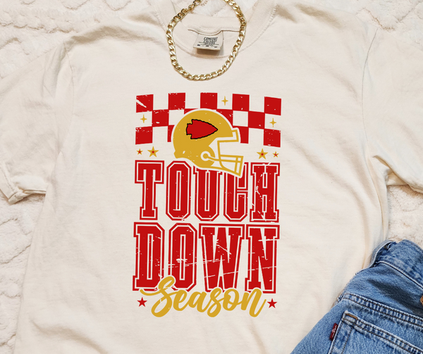 Touchdown Season Arrowhead Helmet Ivory Tee - The Red Rival